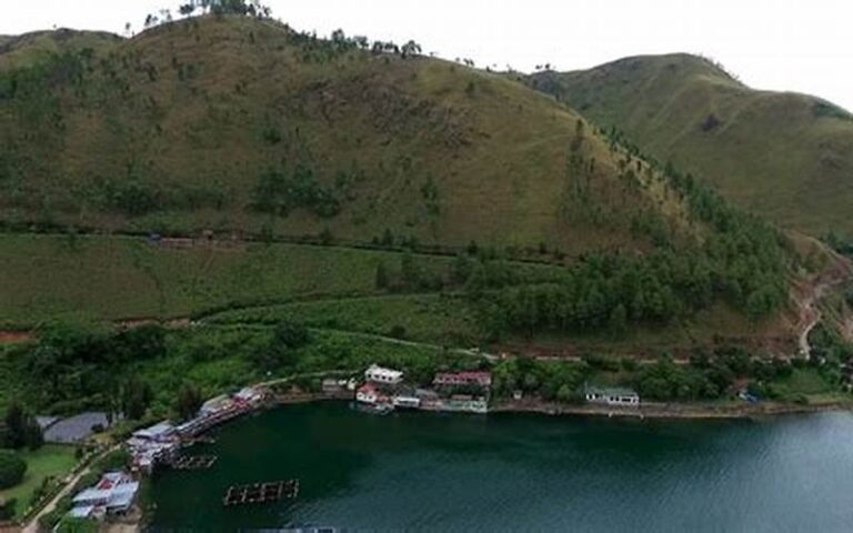 Tempat Wisata Aek Kanopan - Trend Wisata